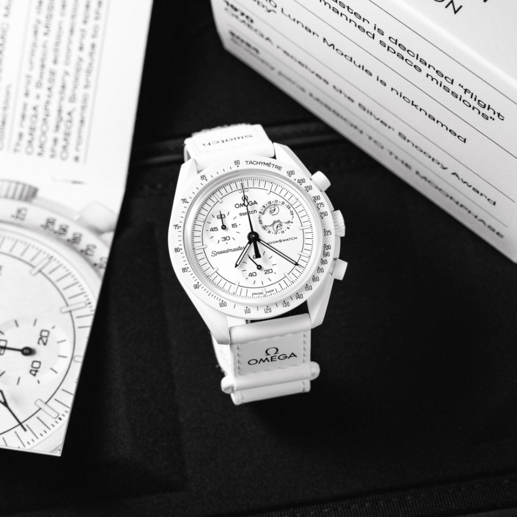 Đồng hồ Omega x Swatch Bioceramic Moonswatch Mission to Moonphase SO33W700